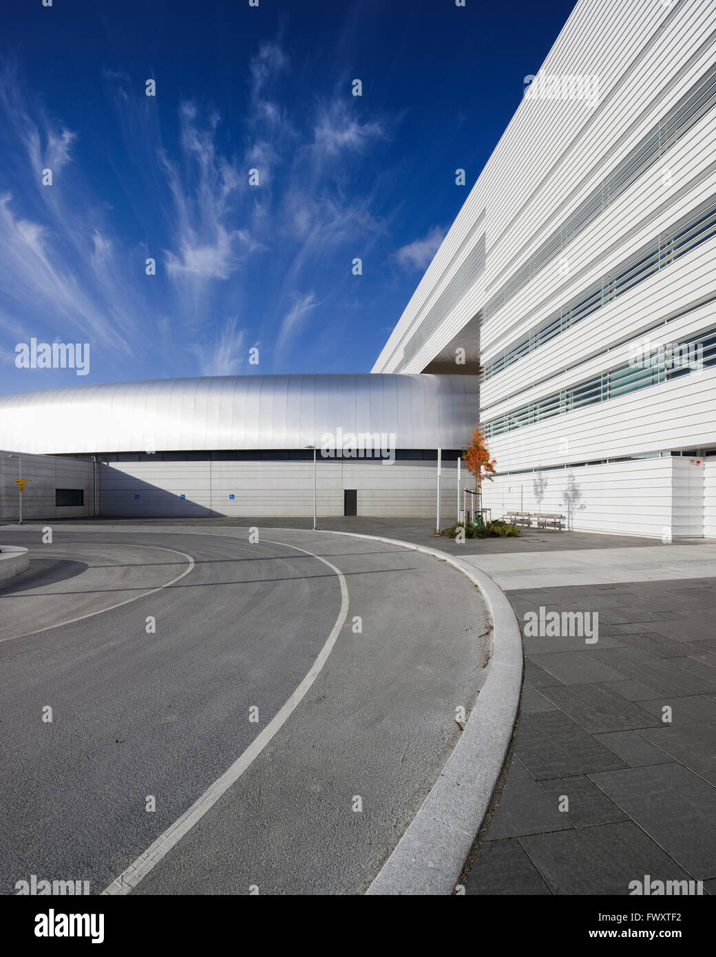 Max building hi-res stock photography and images - Alamy