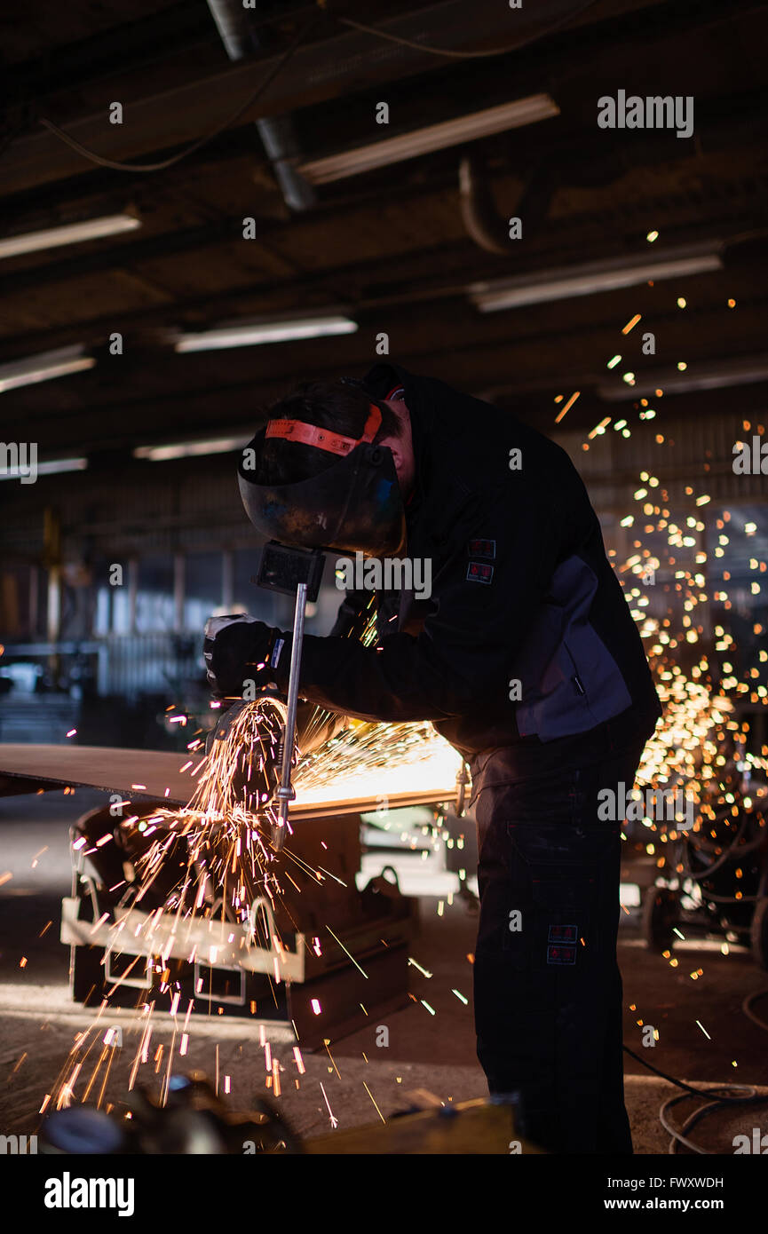 Metal fabrication workshop hi-res stock photography and images - Alamy