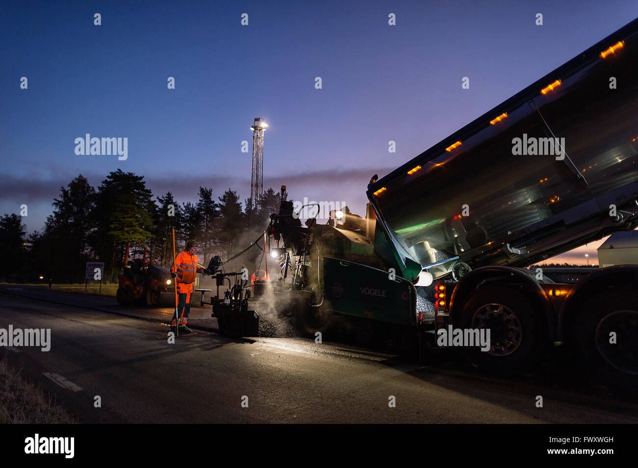 Road construction night worker hi-res stock photography and images - Alamy