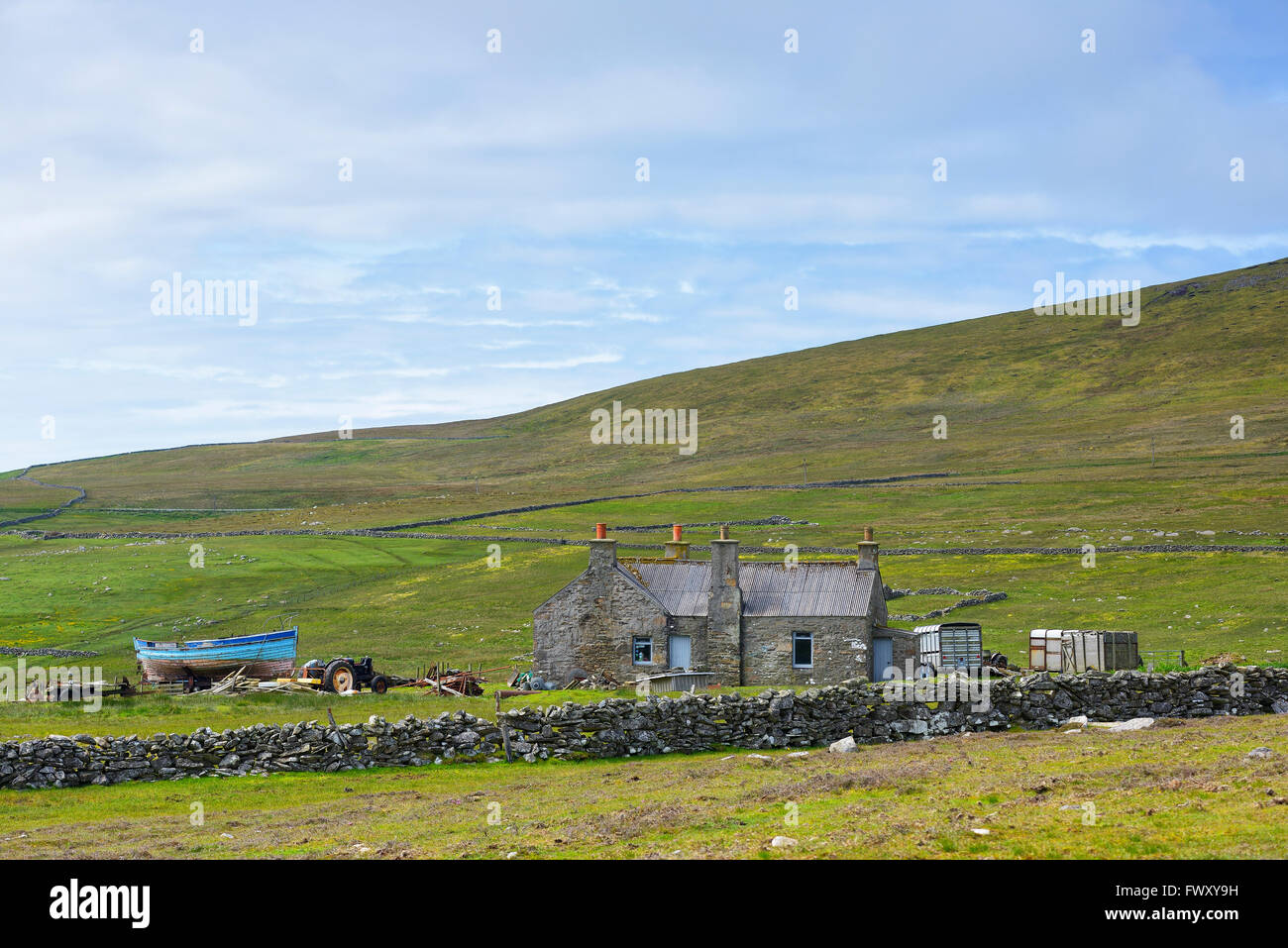 Stone hut hi-res stock photography and images - Alamy