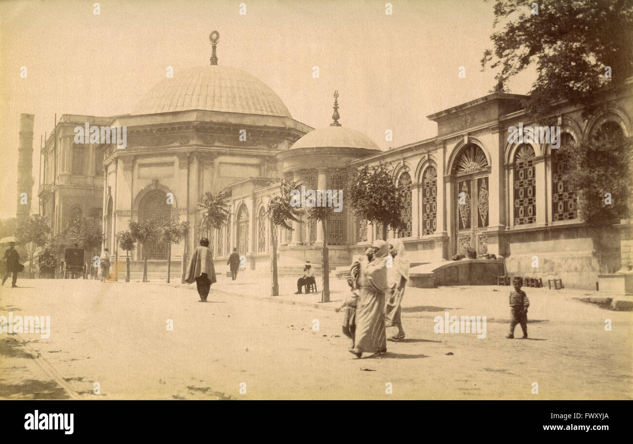 The tomb of Sultan Mahmud, Istanbul, Turkey Stock Photo - Alamy