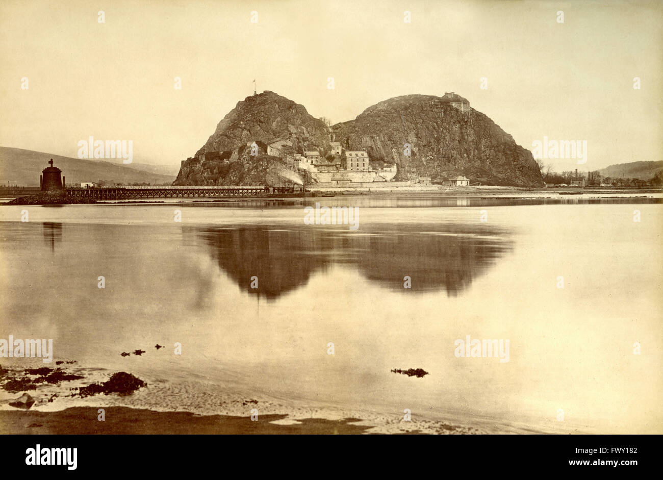 Dumbarton castle scotland hi-res stock photography and images - Alamy