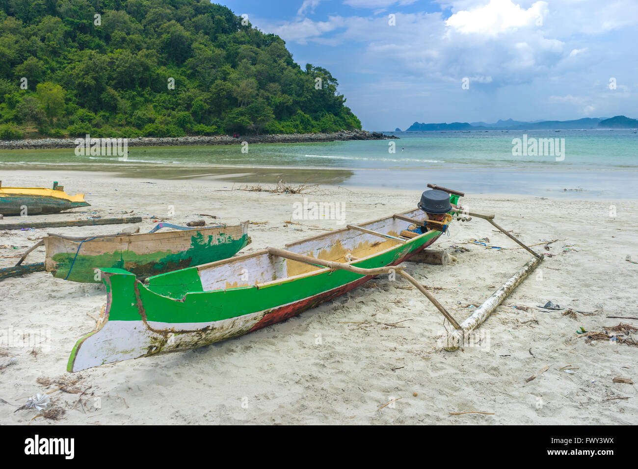 Wood boat lombok hi-res stock photography and images - Alamy