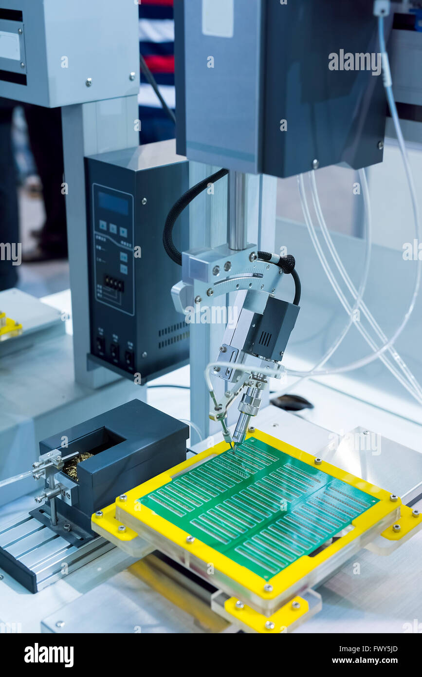 Robot welding hi-res stock photography and images - Alamy