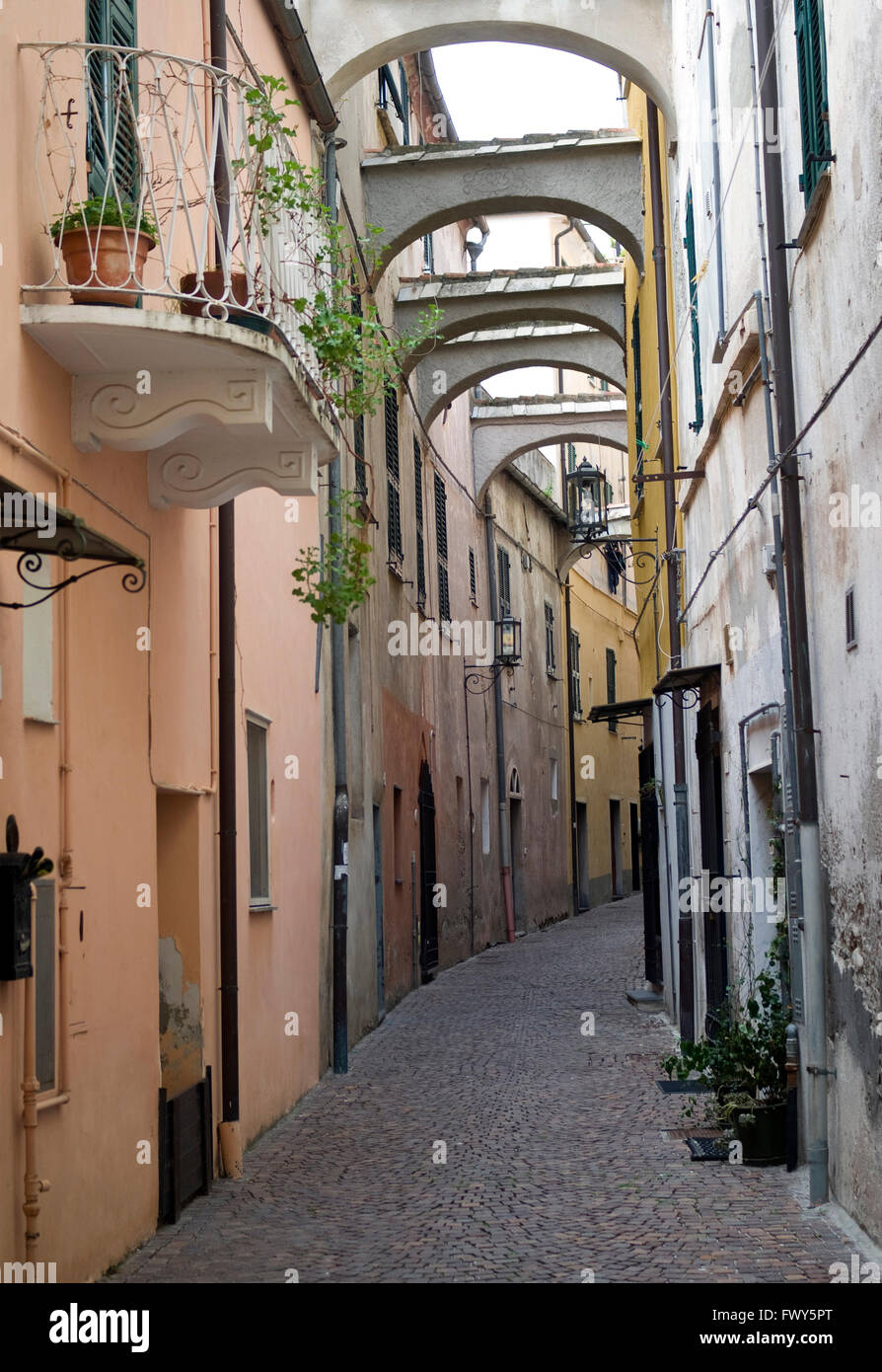 Typical Italian narrow street Stock Photo - Alamy