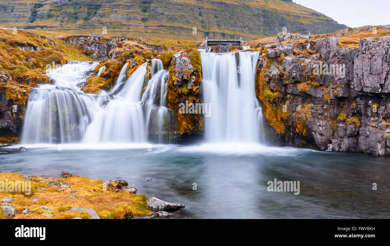 Beautiful waterfall landscape at Kirkjufell mountain, Snaefellsnes ...