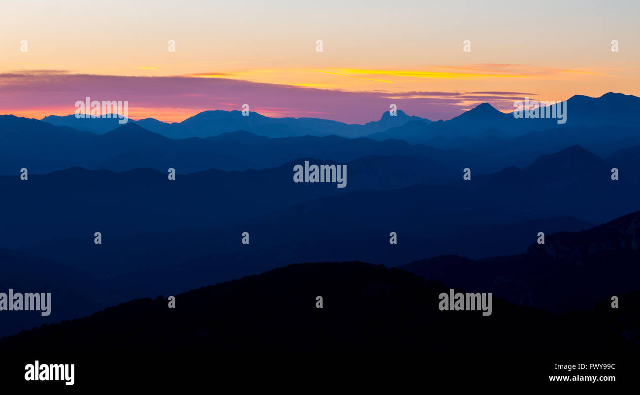 Beautiful sunset light in the Spanish mountains (Serra d Entreperes ...