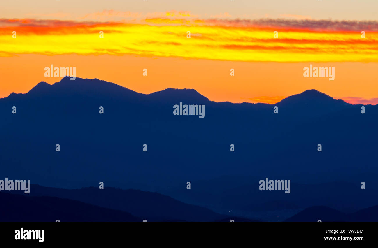 Beautiful sunset light in the Spanish mountains (Serra d Entreperes ...
