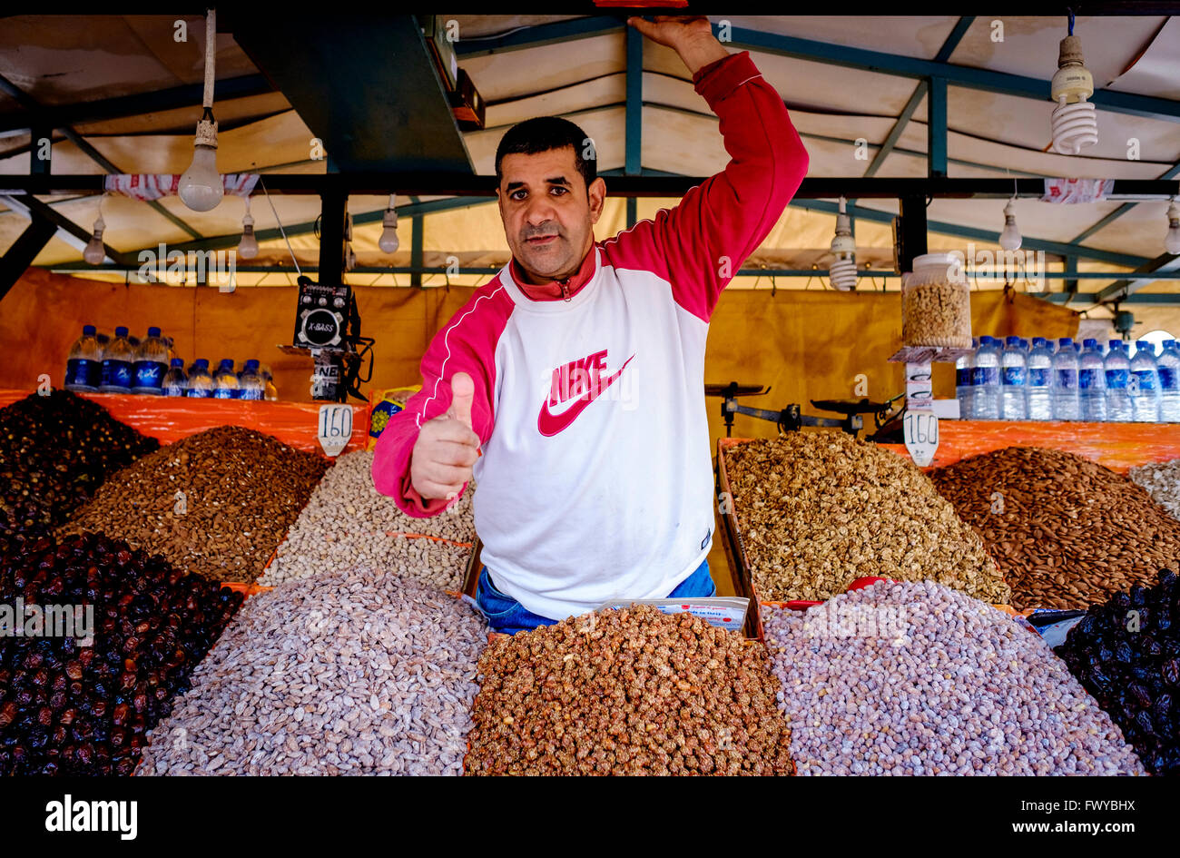 Nuts stall hi-res stock photography and images - Alamy