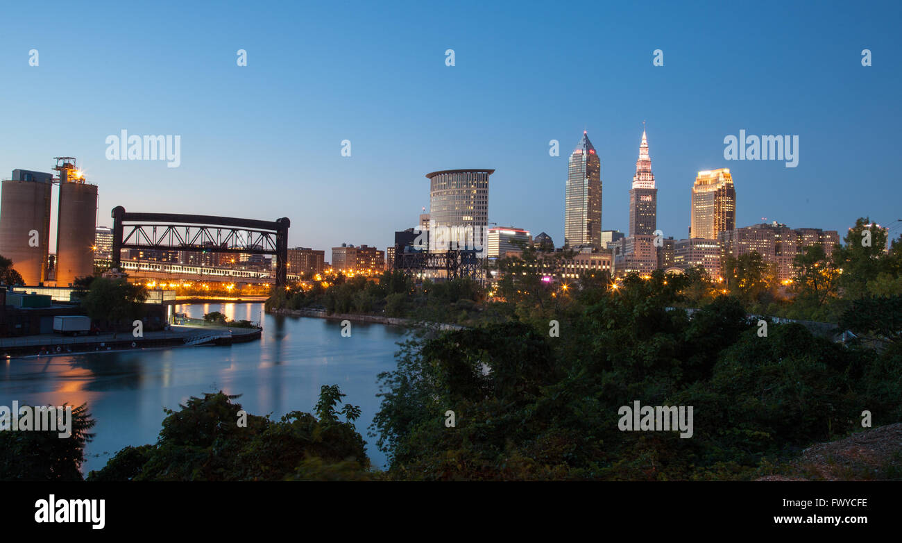 Cleveland skyline hi-res stock photography and images - Alamy