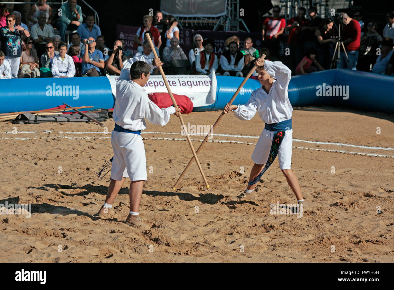 Children wrestling outdoors hi-res stock photography and images - Alamy