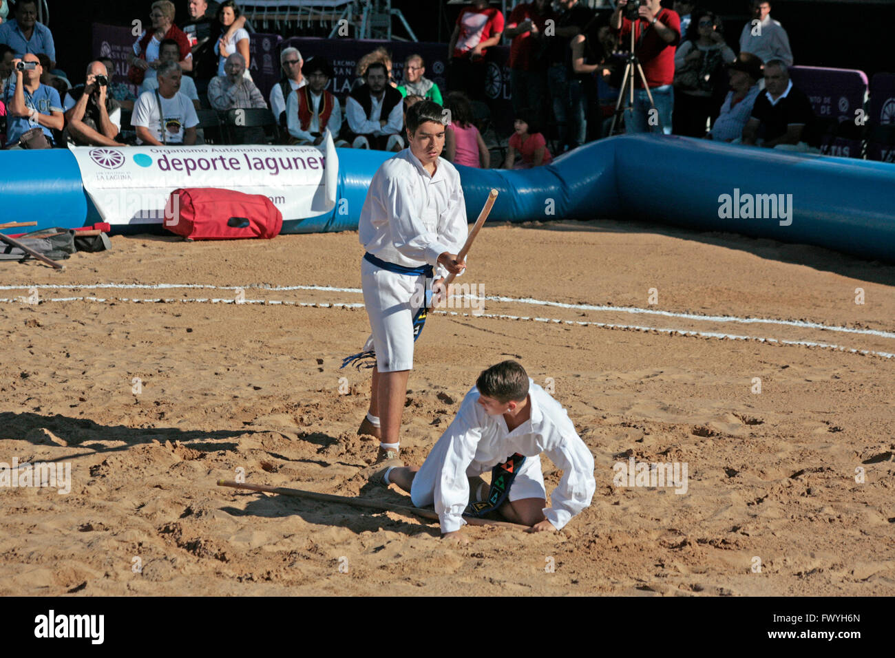 Canarian wrestling public exhibition hi-res stock photography and ...