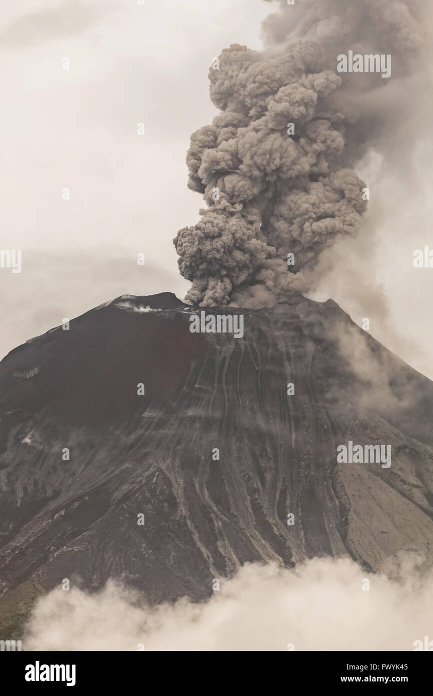 Volcano erupt 2016 hi-res stock photography and images - Alamy