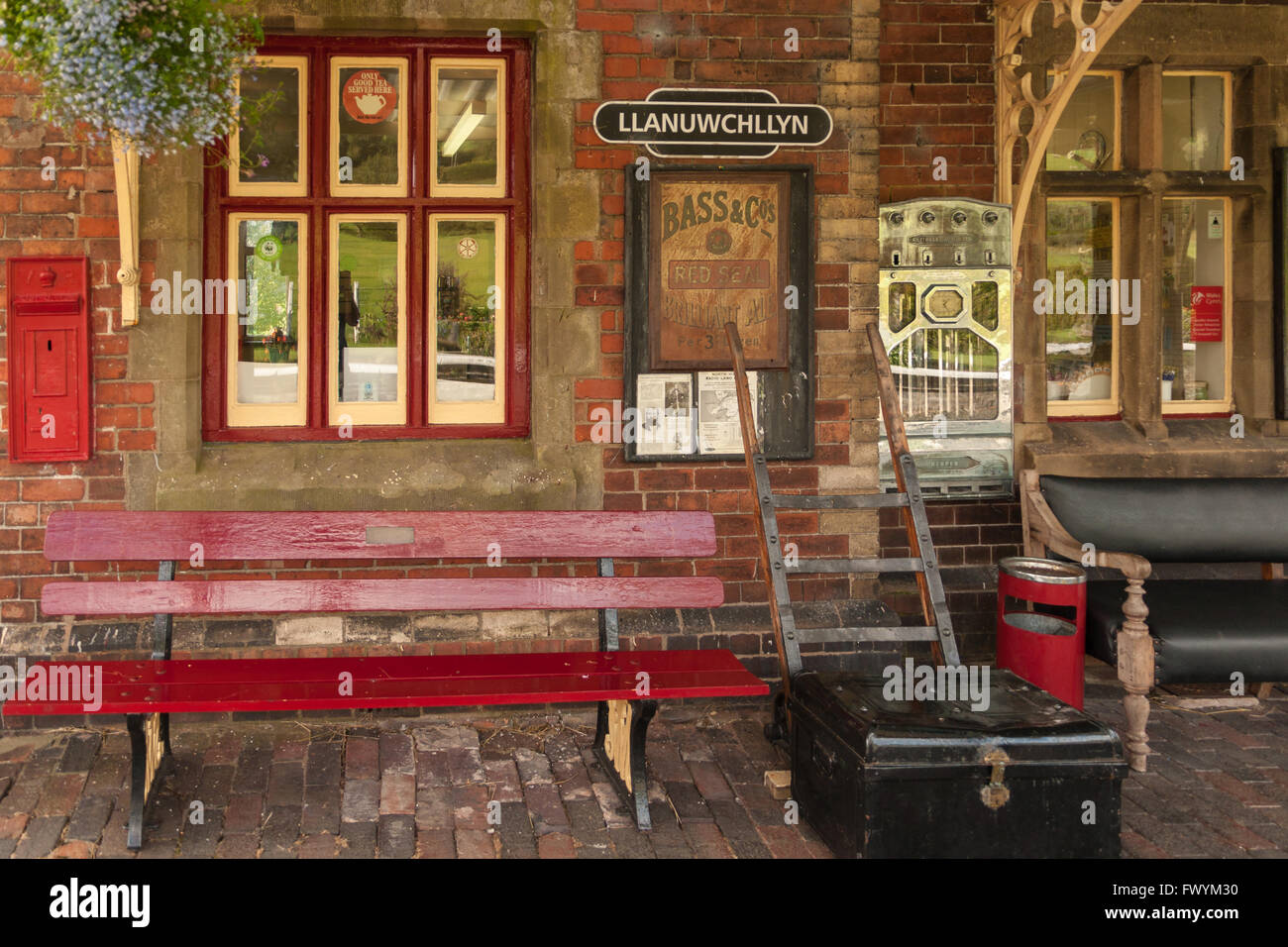 The Bala Lake narrow gauge steam railway station at Llanuwchllyn Stock ...