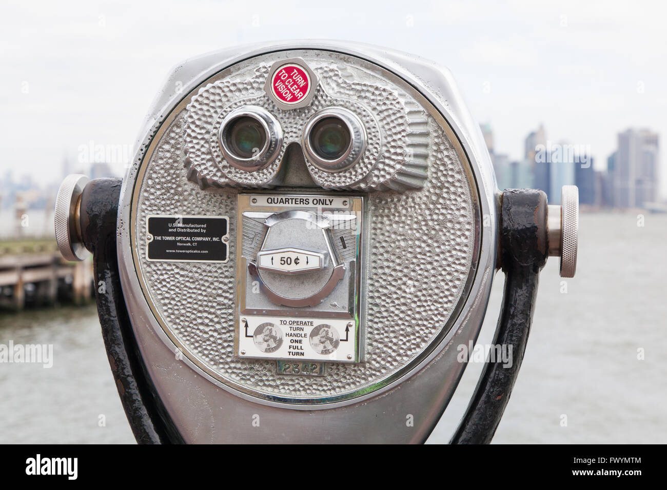 Coin operated binoculars liberty island hi-res stock photography and ...