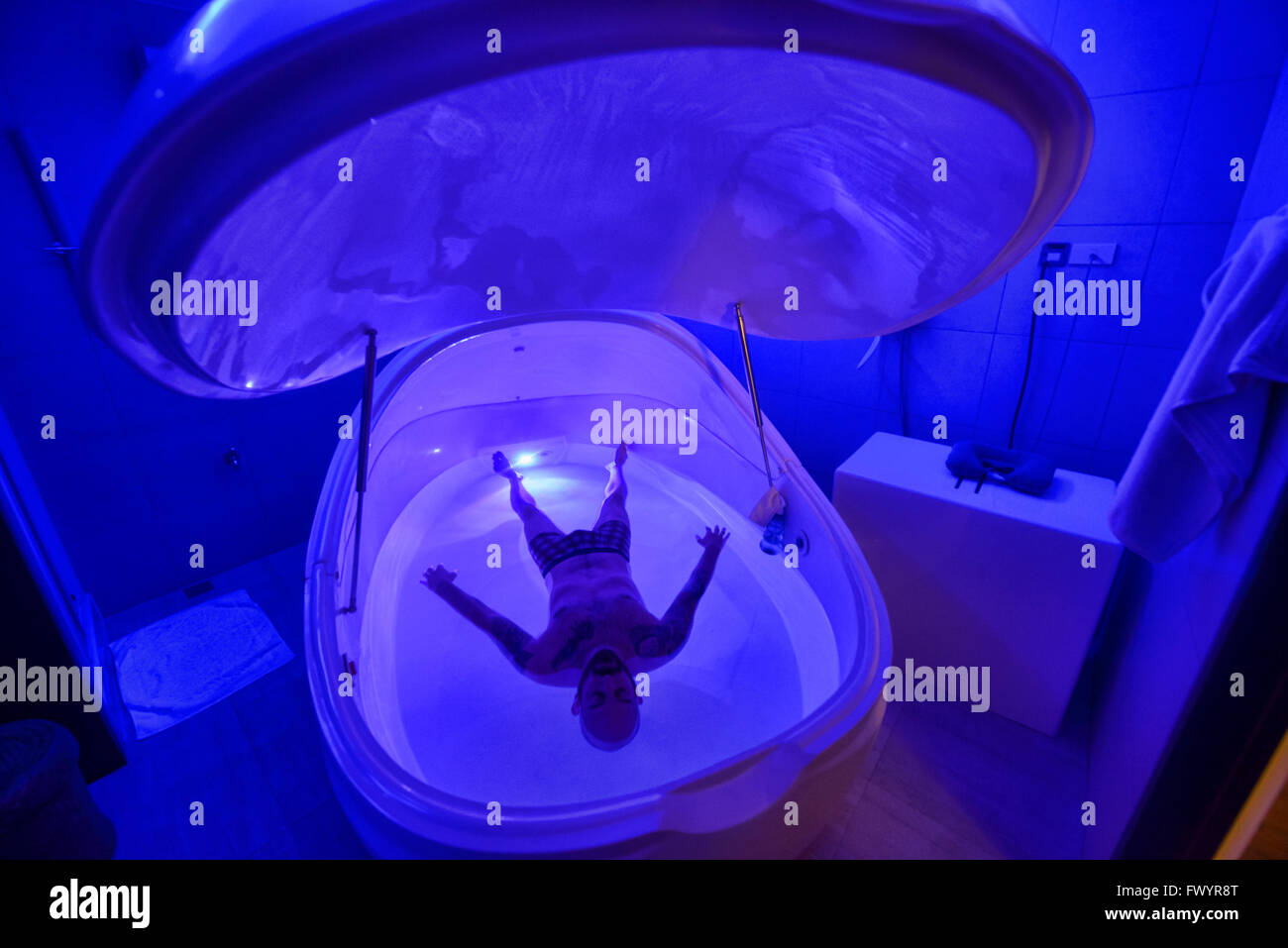 Floatation tank hi-res stock photography and images - Alamy