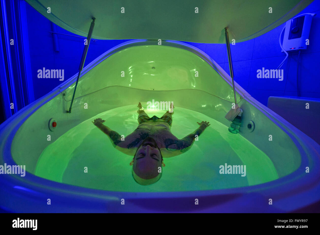 Floatation tank hi-res stock photography and images - Alamy