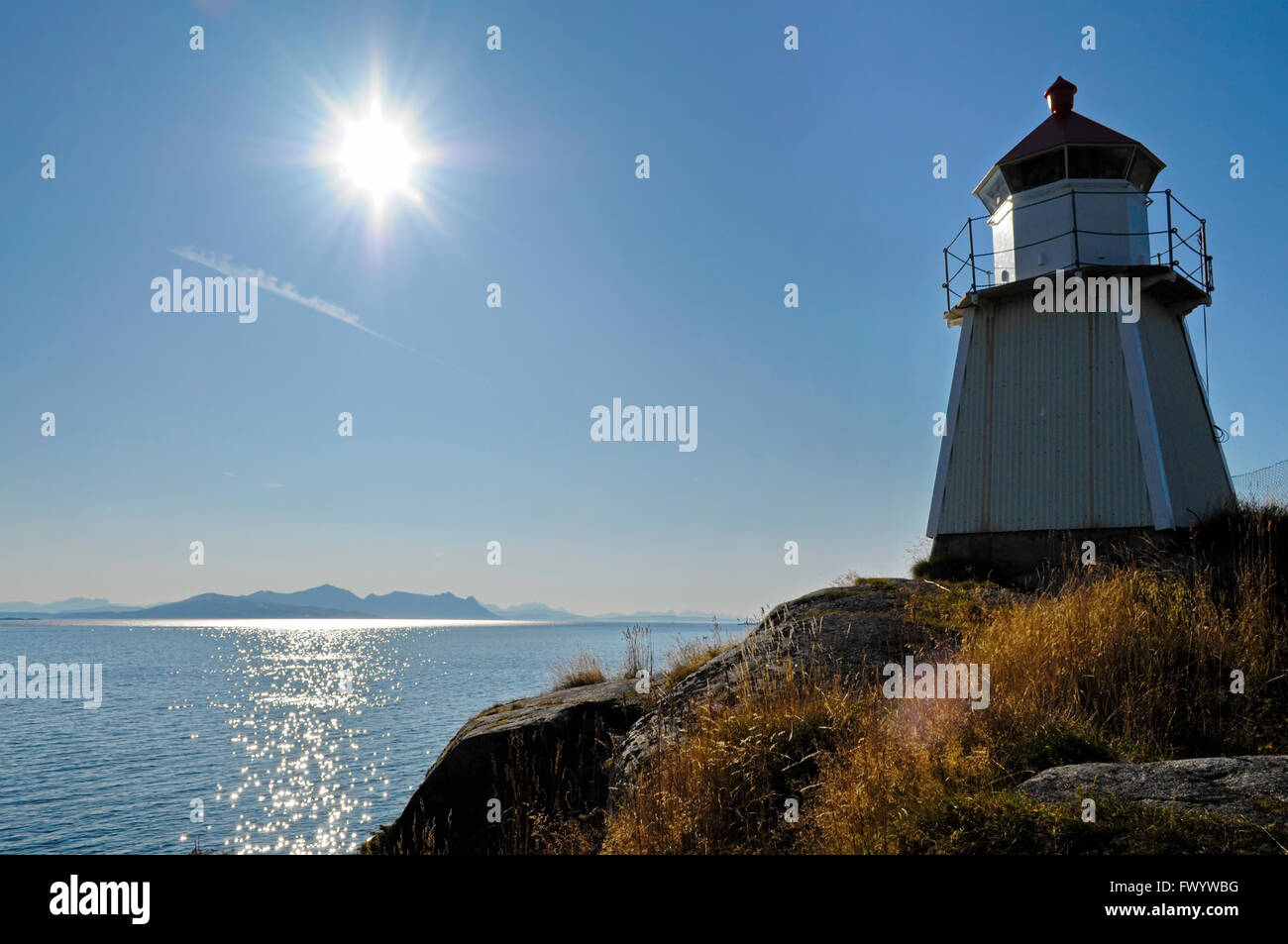 Norway island lighthouse hi-res stock photography and images - Alamy