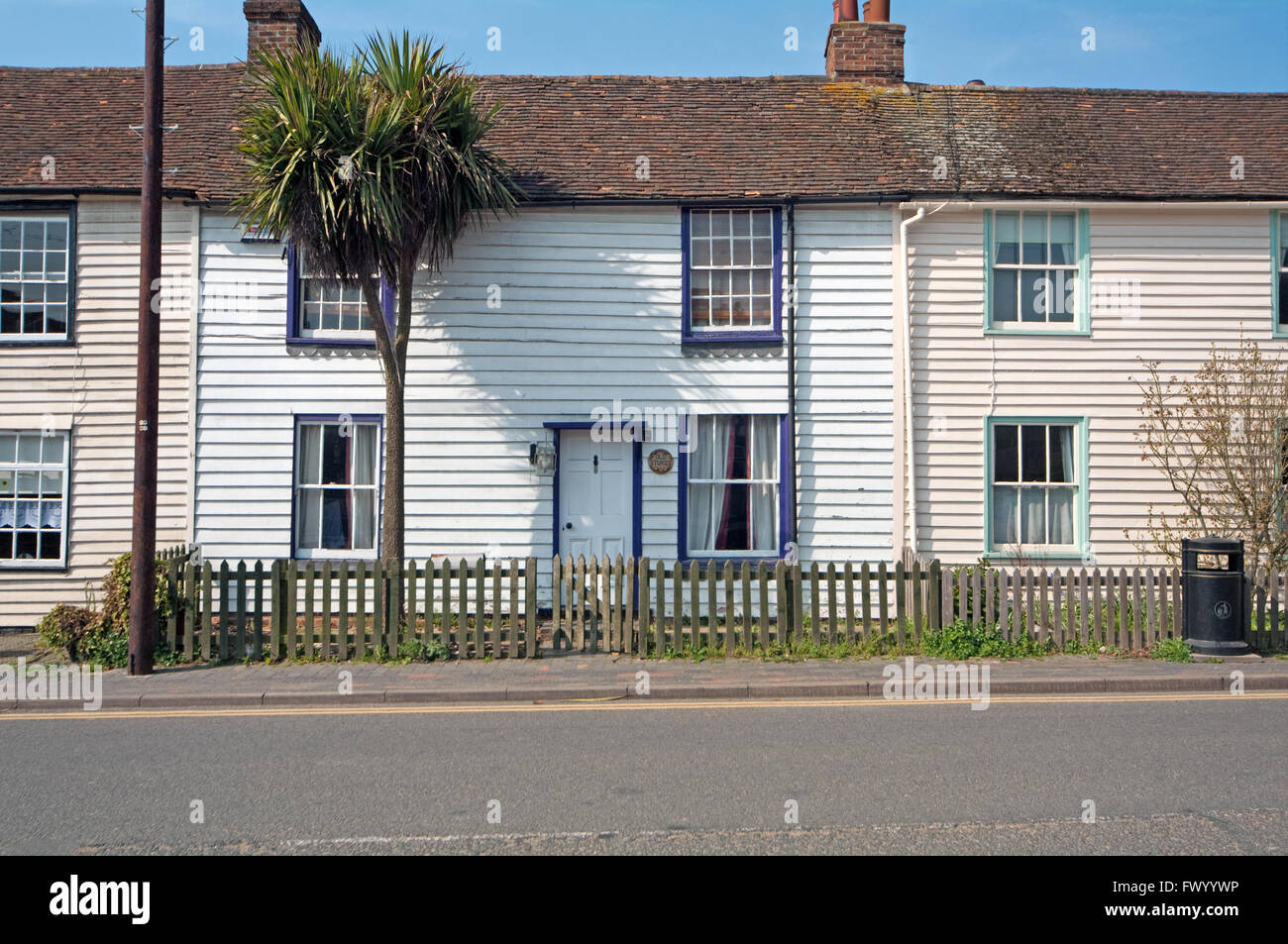 Hamstreet, White Weather Board Cottage, England Kent Stock Photo - Alamy