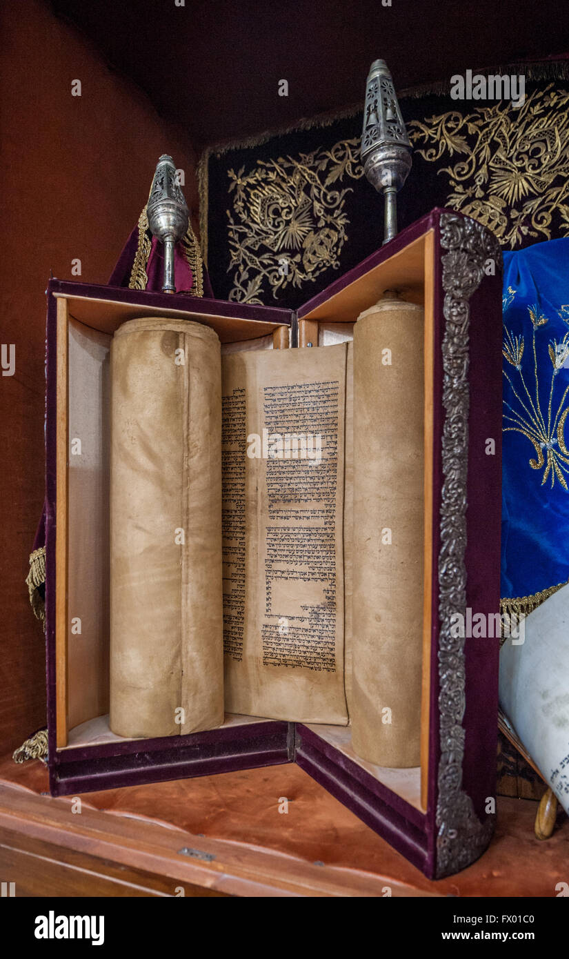 Torah ark jerusalem hi-res stock photography and images - Alamy