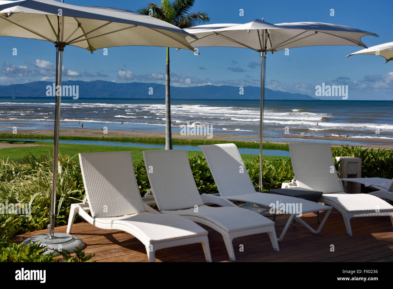 Resort on the beach hi-res stock photography and images - Alamy