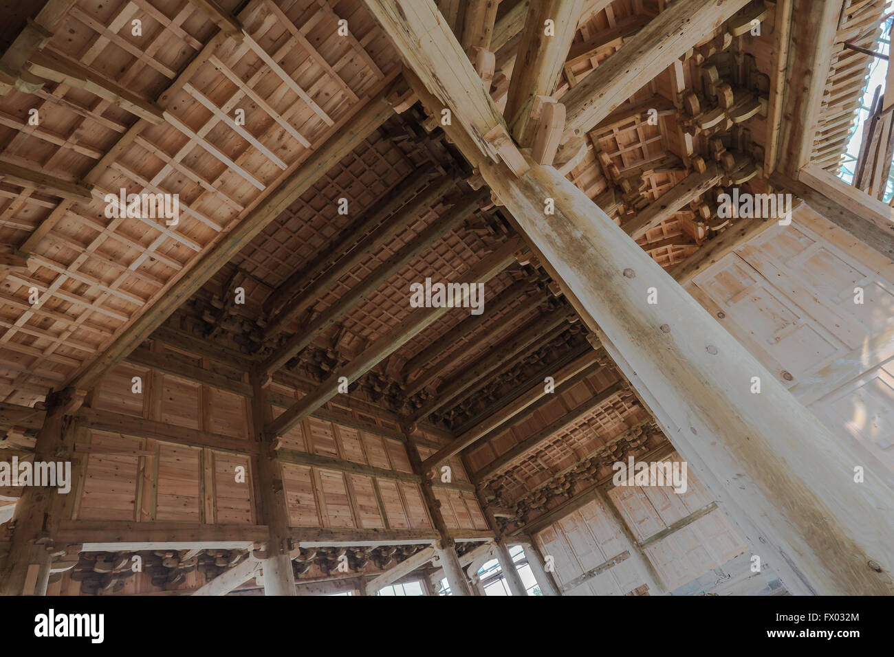 dougong, a system of brackets inserted between the top of a column and ...