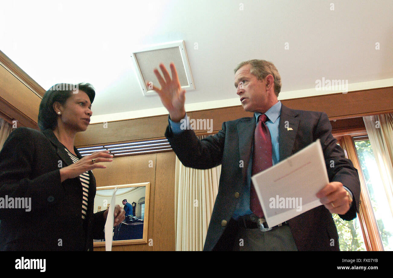 Thurmont, Maryland, USA. 16th Sep, 2001. United States President George ...