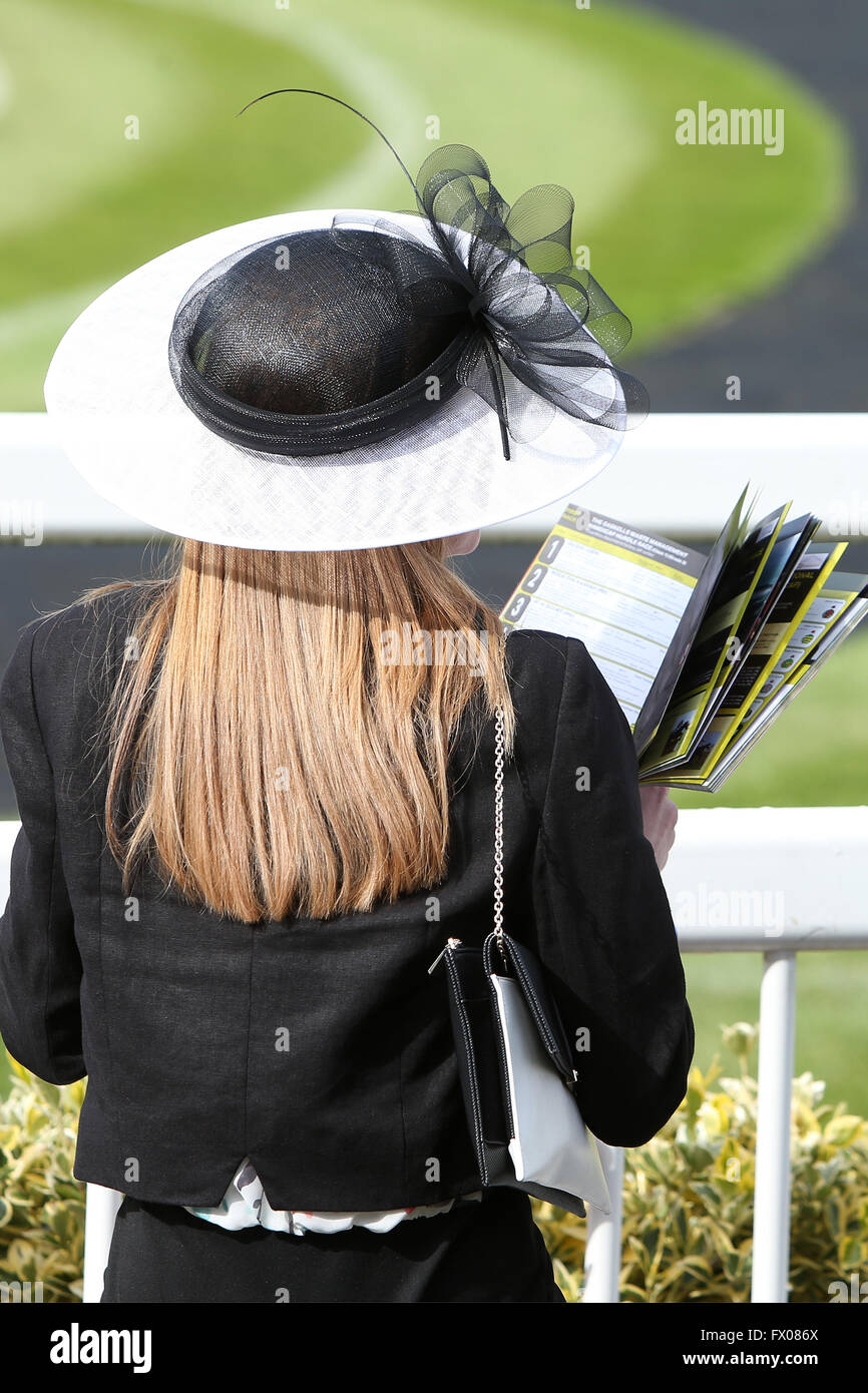 Aintree, Liverpool, UK. 09th Apr, 2016. Crabbies Grand National ...