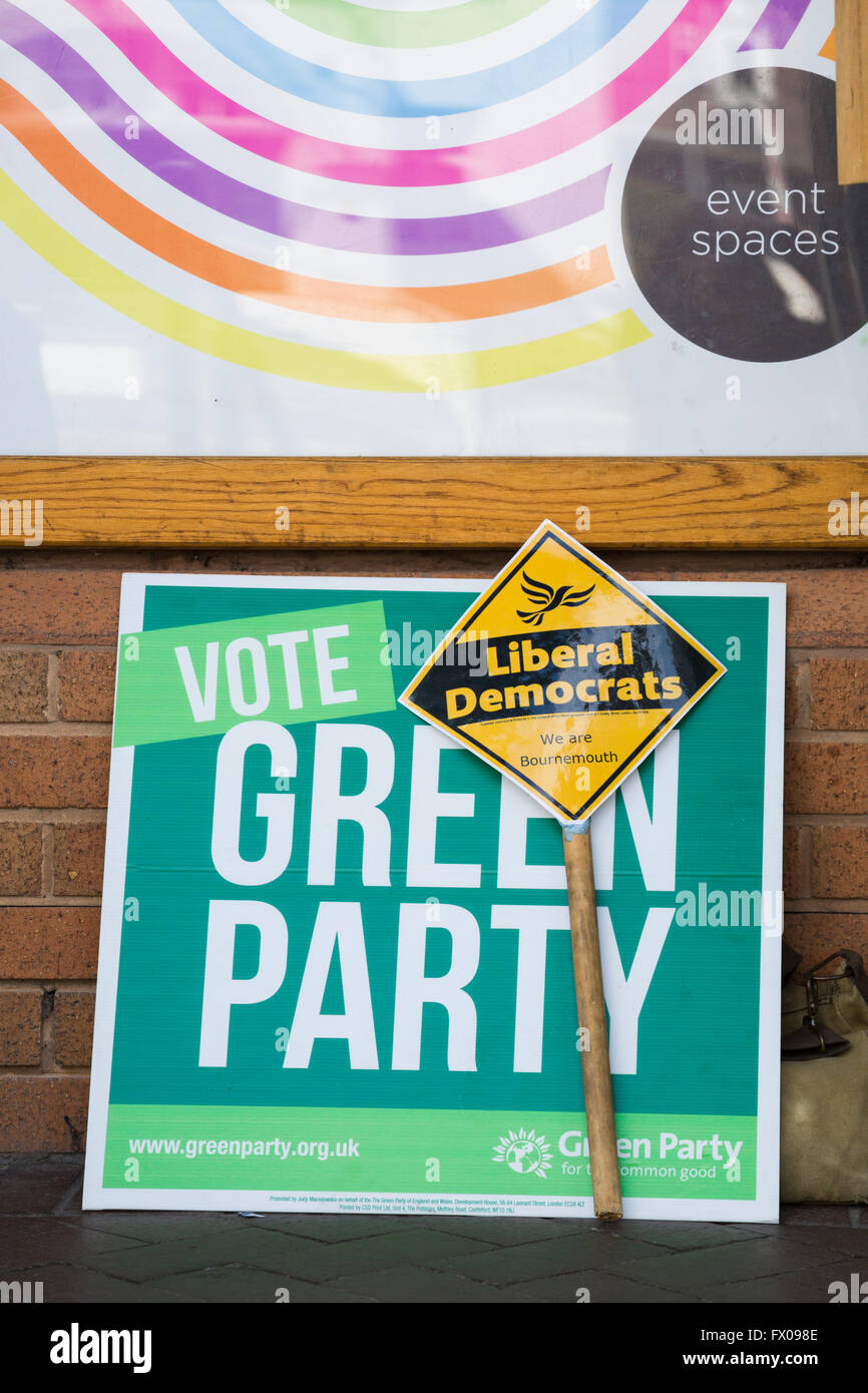 Vote green placard hi-res stock photography and images - Alamy