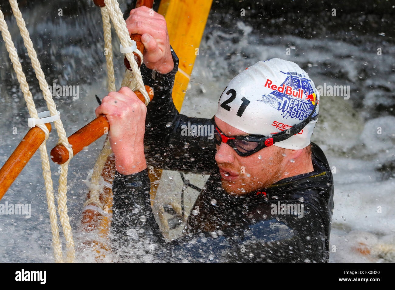 Rope ladders hi-res stock photography and images - Alamy