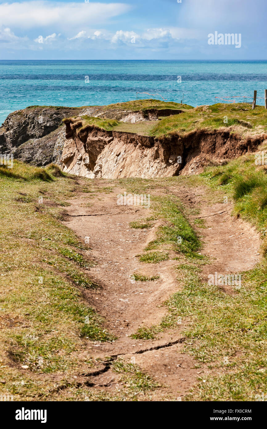 Landslide at Fox Cove, Treyarnon, Constantine. The Cliffs Slowly ...