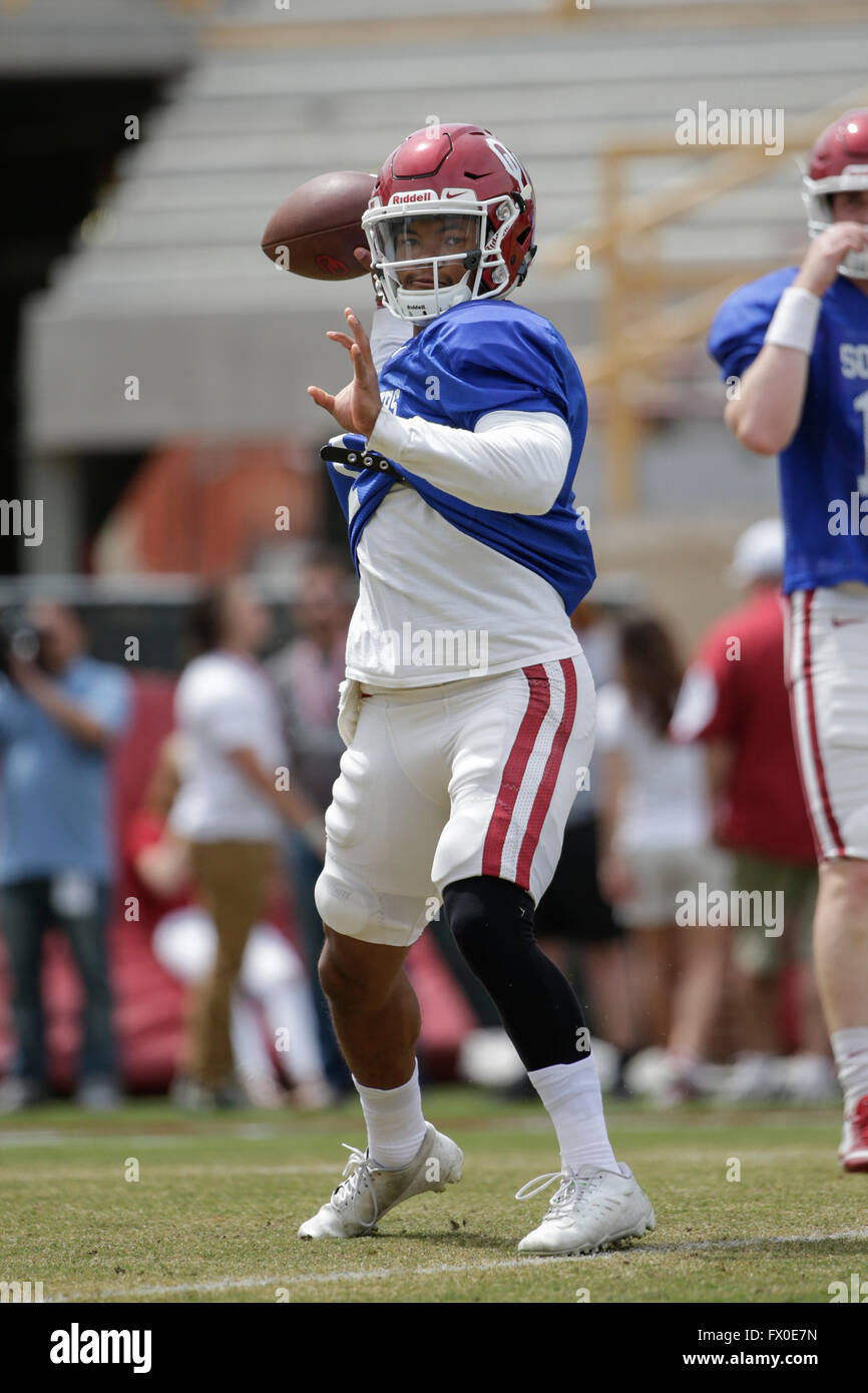 April 9, 2106: Oklahoma Sooners quarterback Kyler Murray (1) throws a ...