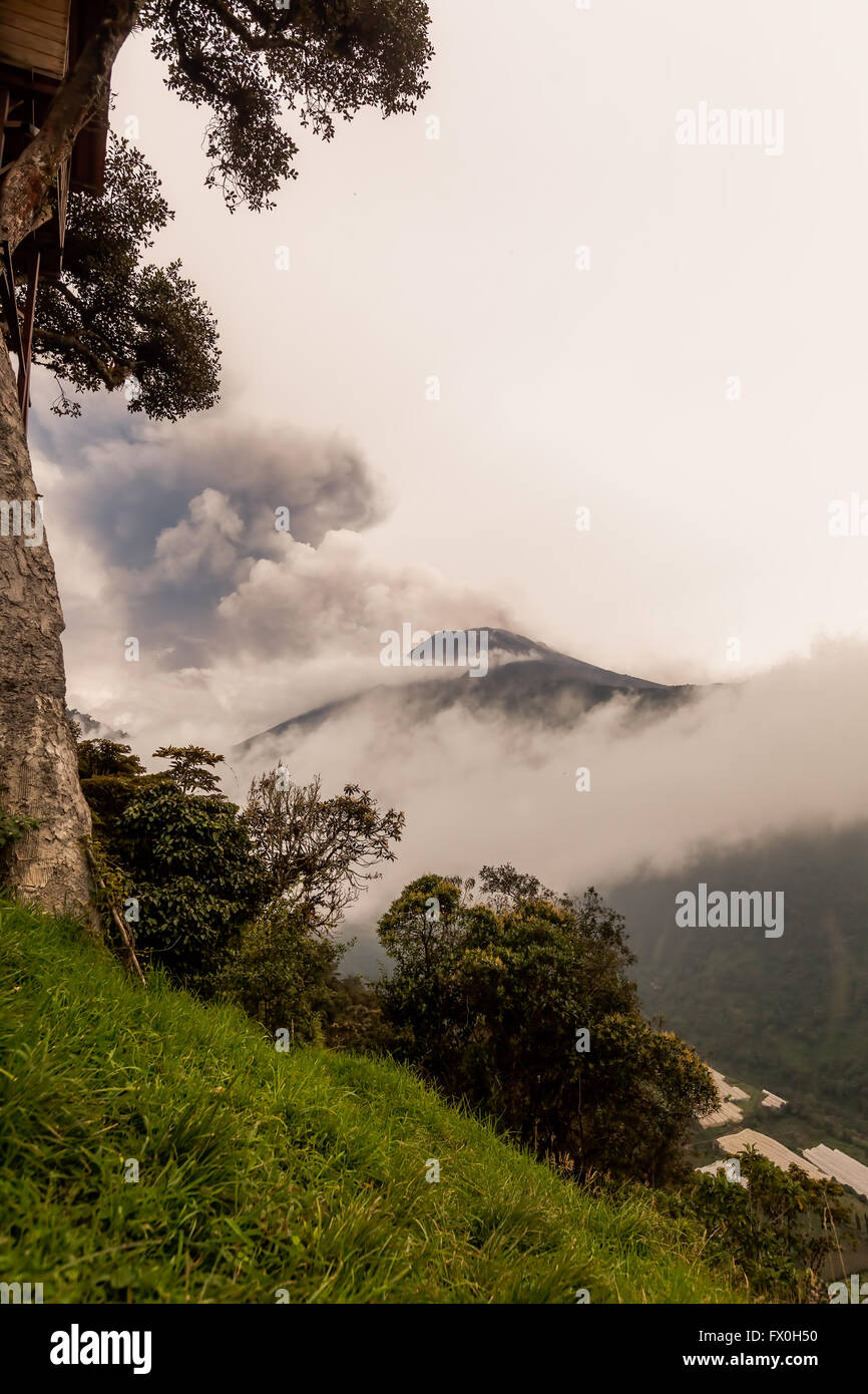 Tungurahua volcano eruption crater view hi-res stock photography and ...