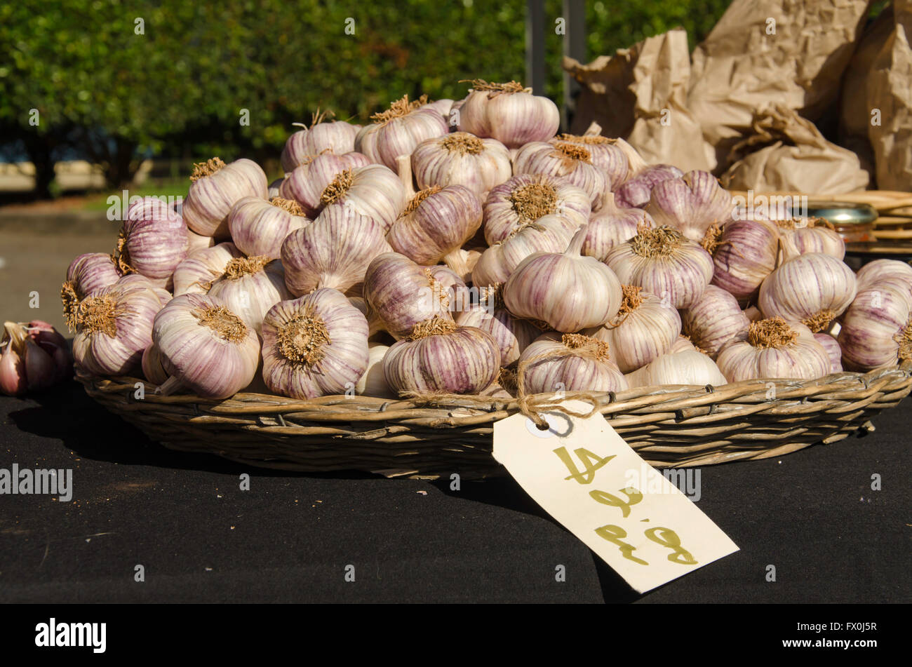 Garlic sign hi-res stock photography and images - Alamy