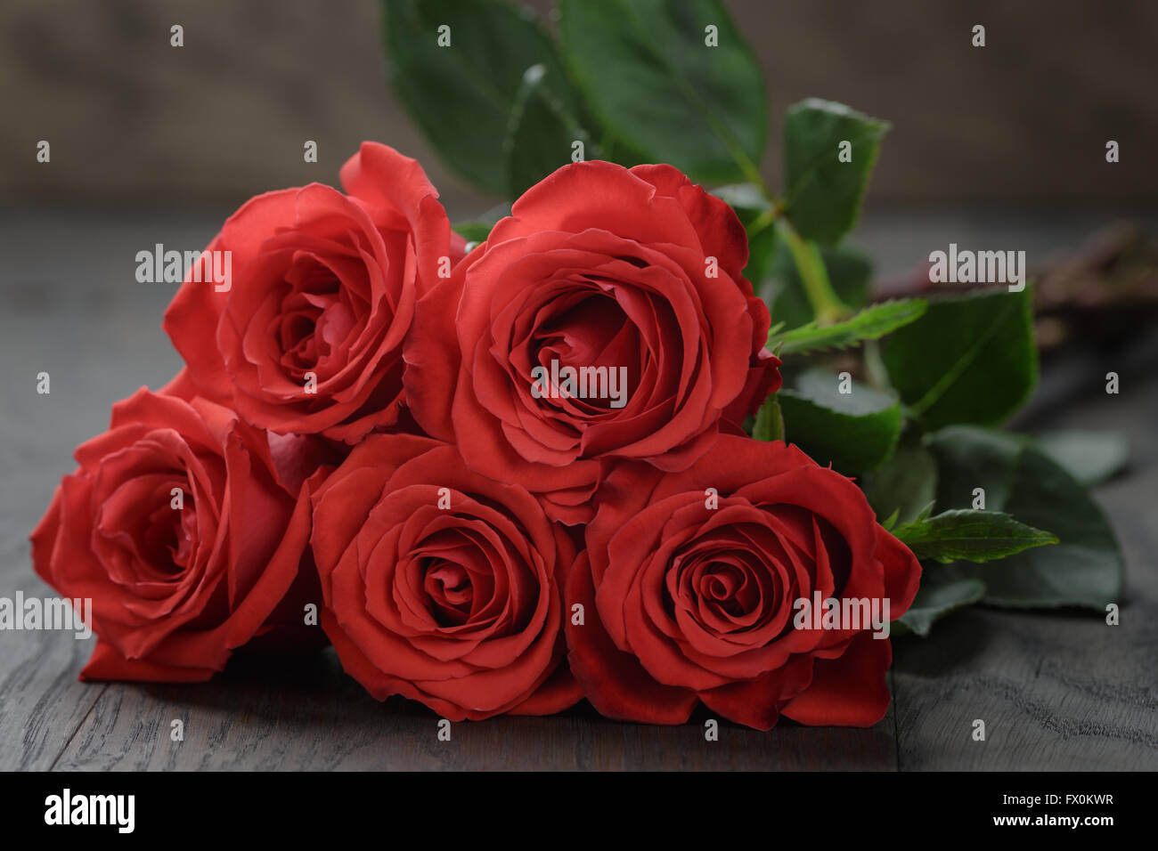 Five red roses hi-res stock photography and images - Alamy