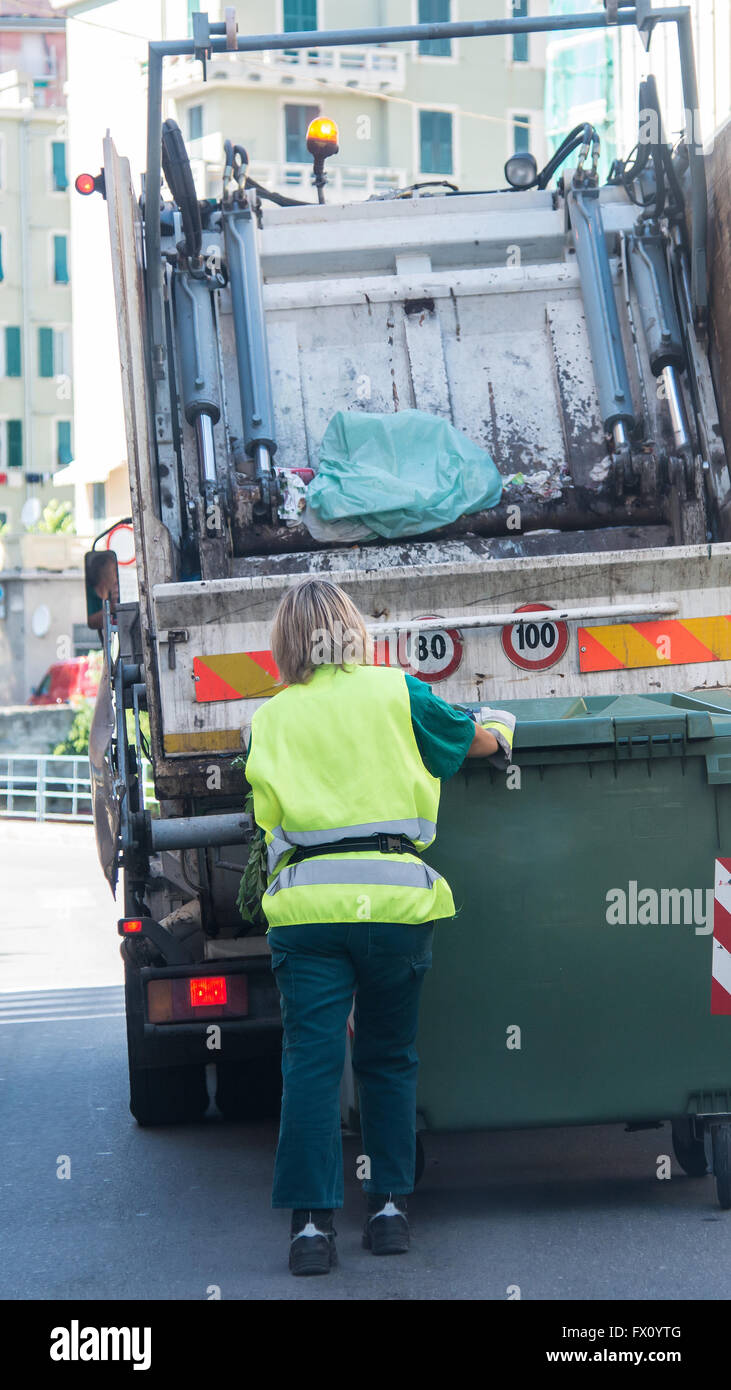 Lift green bin hi-res stock photography and images - Alamy