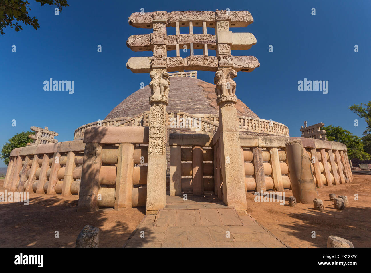Sanchi gate hi-res stock photography and images - Alamy
