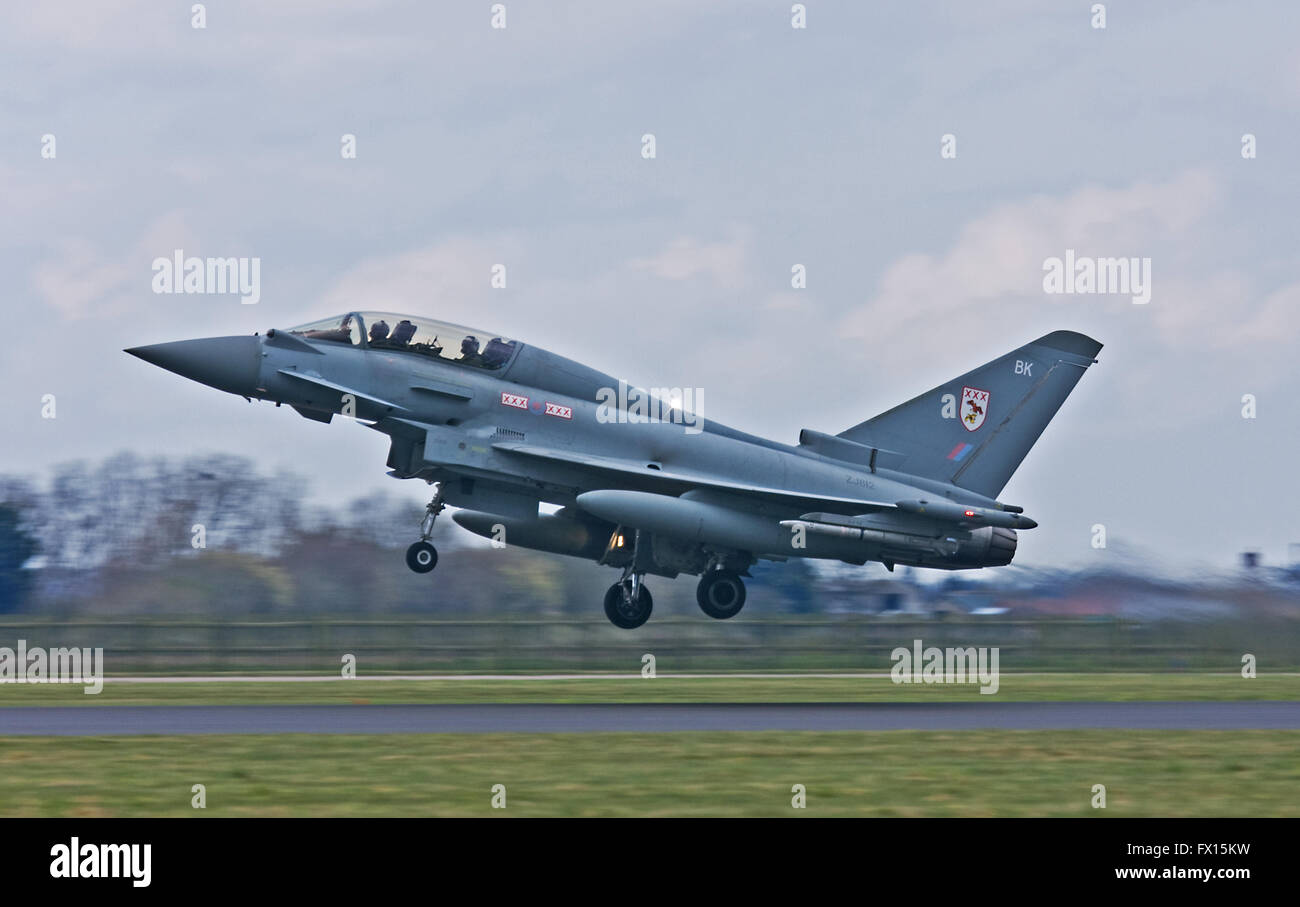 RAF Eurofighter Typhoon landing at Coningsby Stock Photo - Alamy