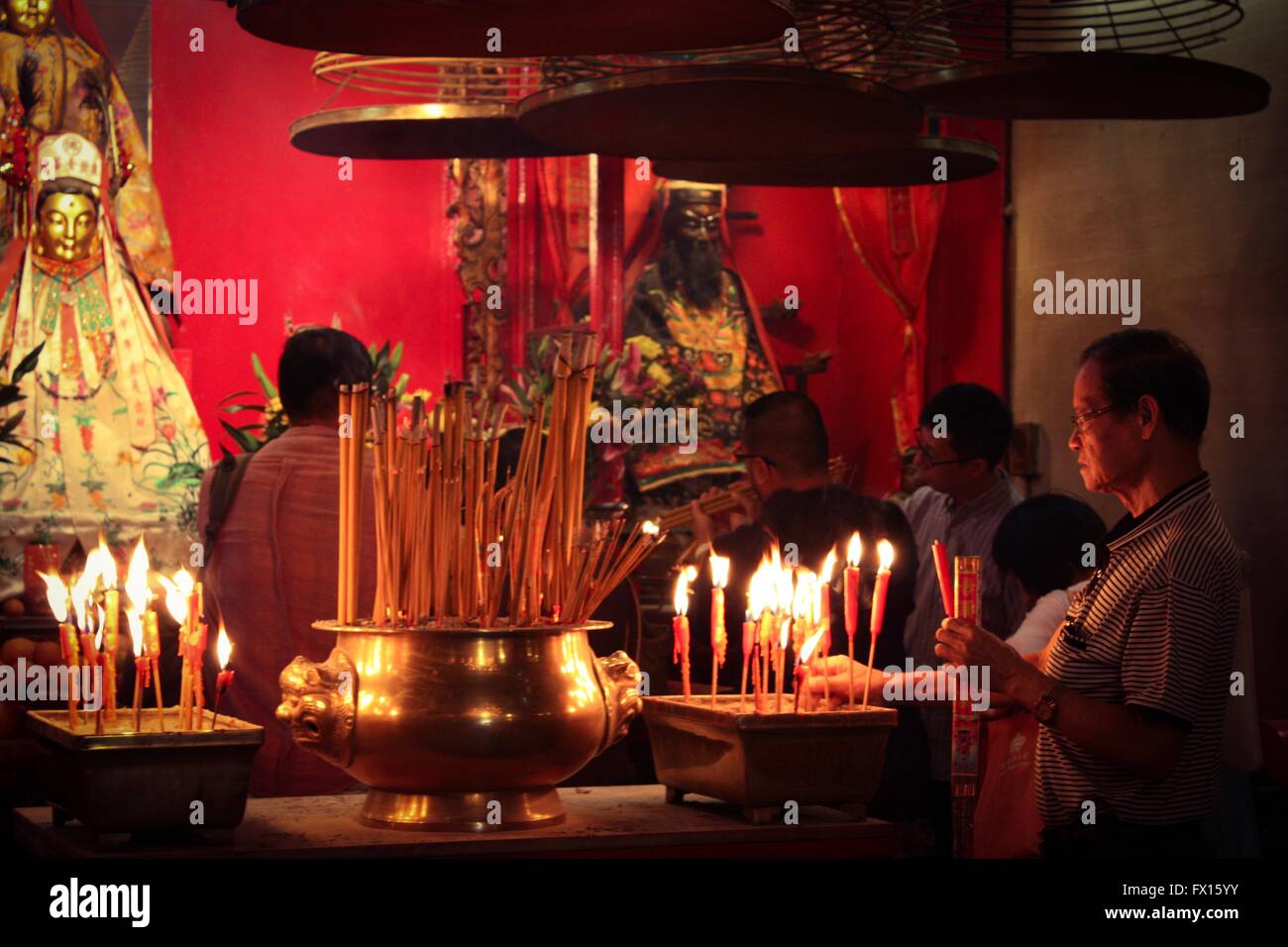 China offerings gods hi-res stock photography and images - Alamy