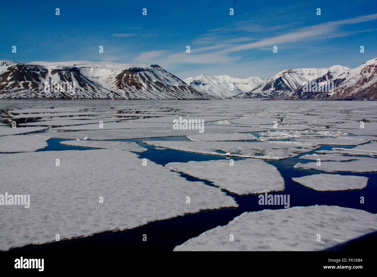 Arctic sea ice in Svalbard, Norway in June Stock Photo - Alamy