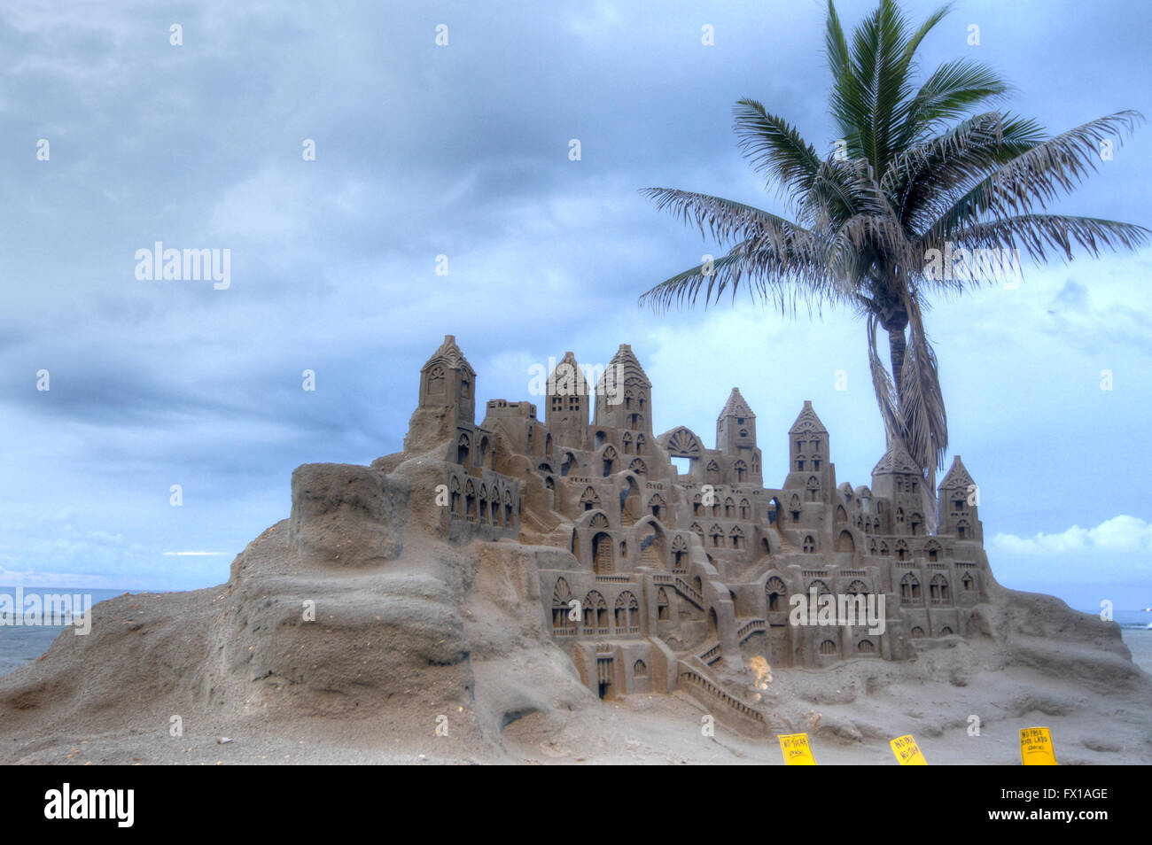 Sand castle hi-res stock photography and images - Alamy