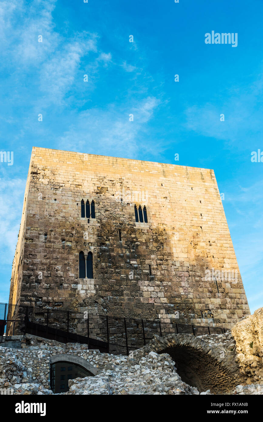 Roman arch and tower hi-res stock photography and images - Alamy