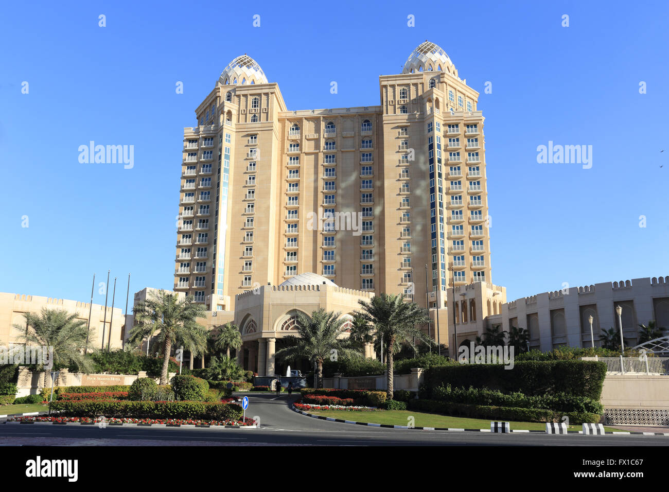 Four seasons hotel building hi-res stock photography and images - Alamy