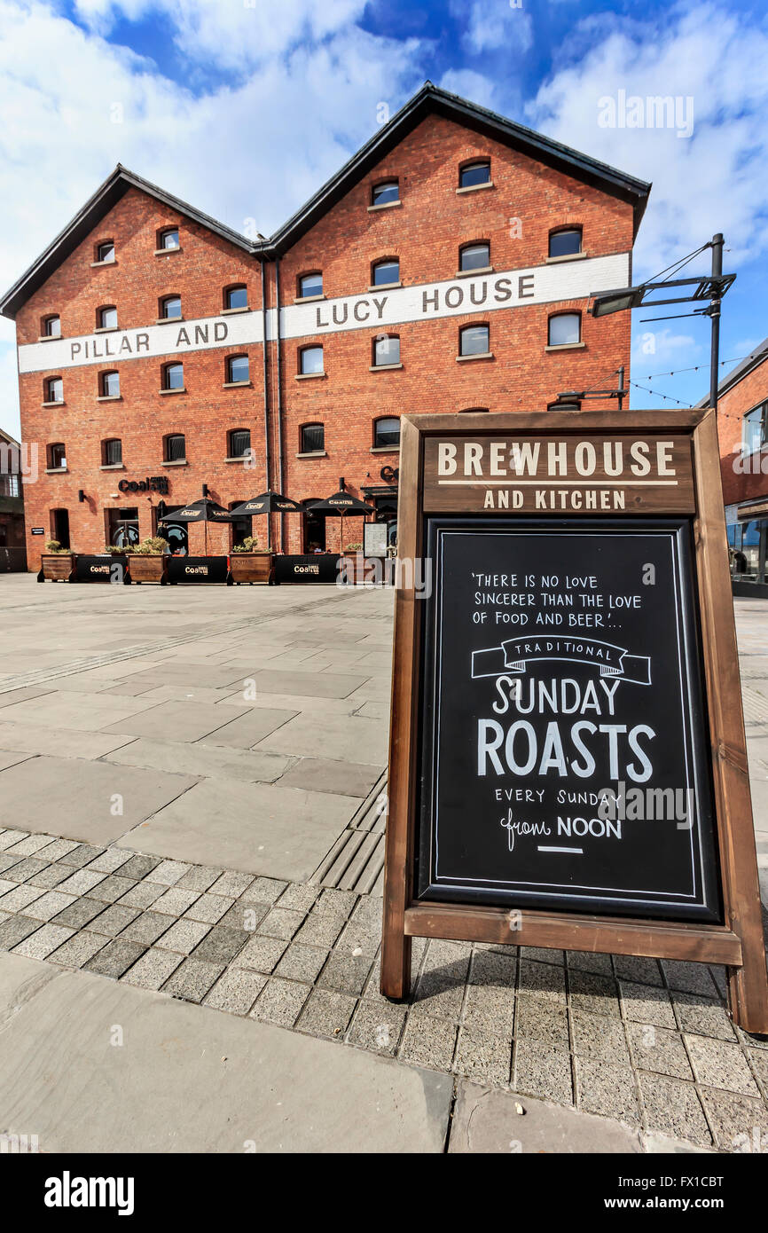Gloucester the barge restaurant hi-res stock photography and images - Alamy