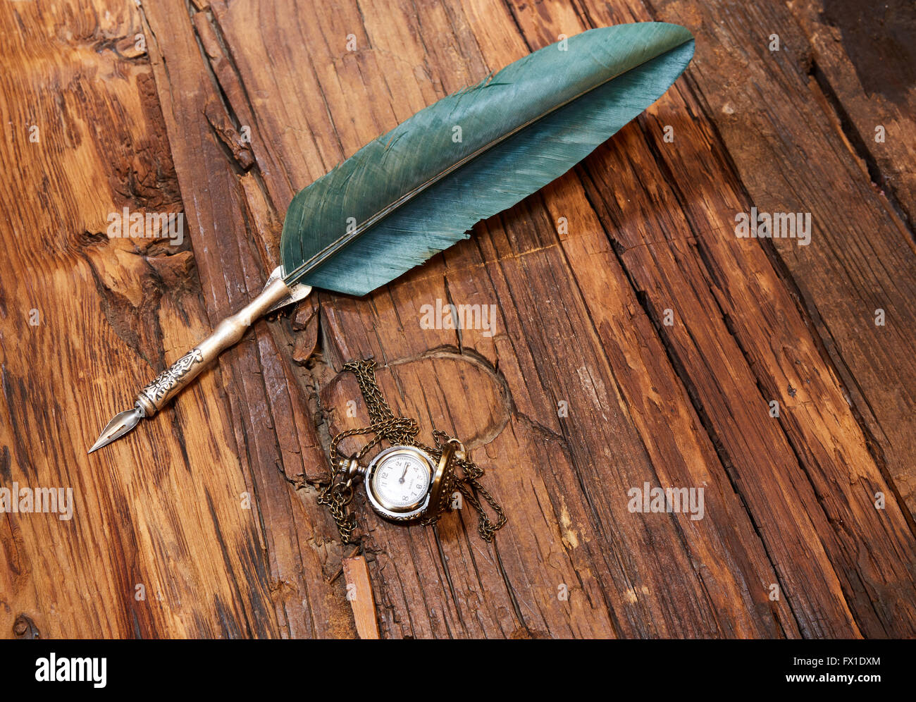 Old vintage pen Stock Photo - Alamy