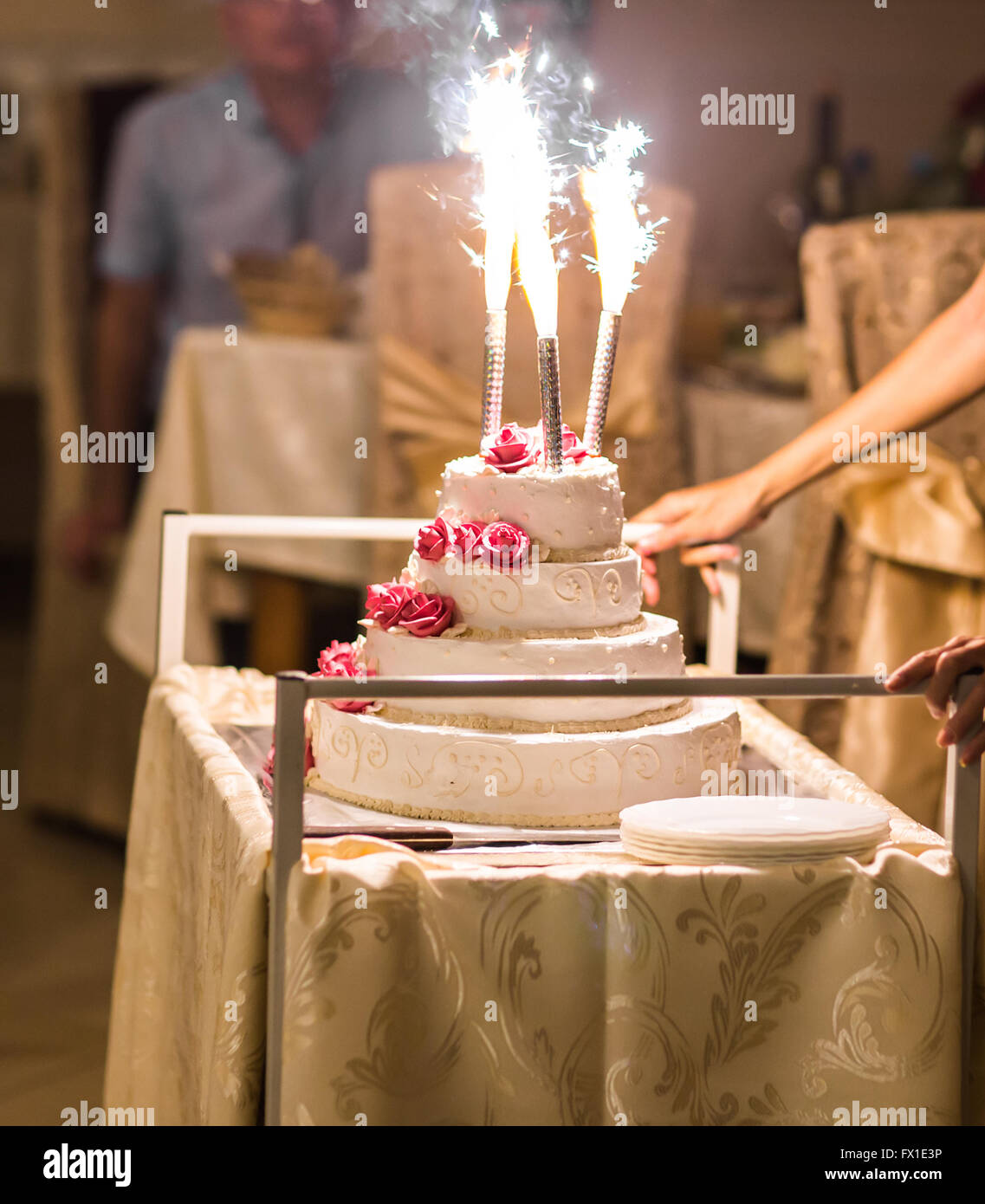 White Wedding Cake Stock Photo - Alamy