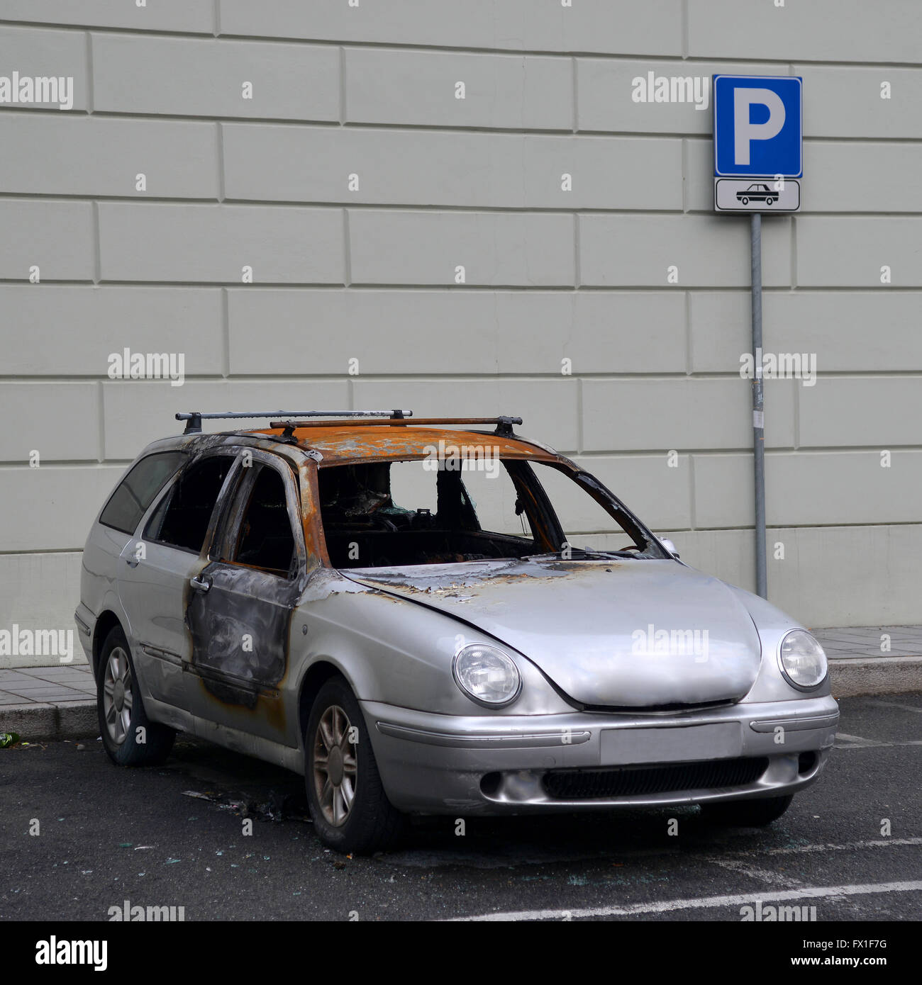 Burned vehicle on parking hi-res stock photography and images - Alamy