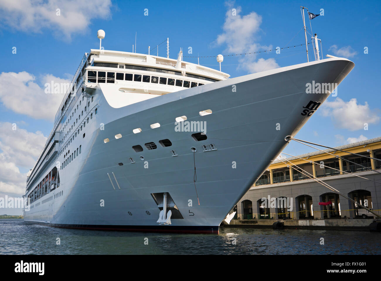 View cruise ship imposing hi-res stock photography and images - Alamy