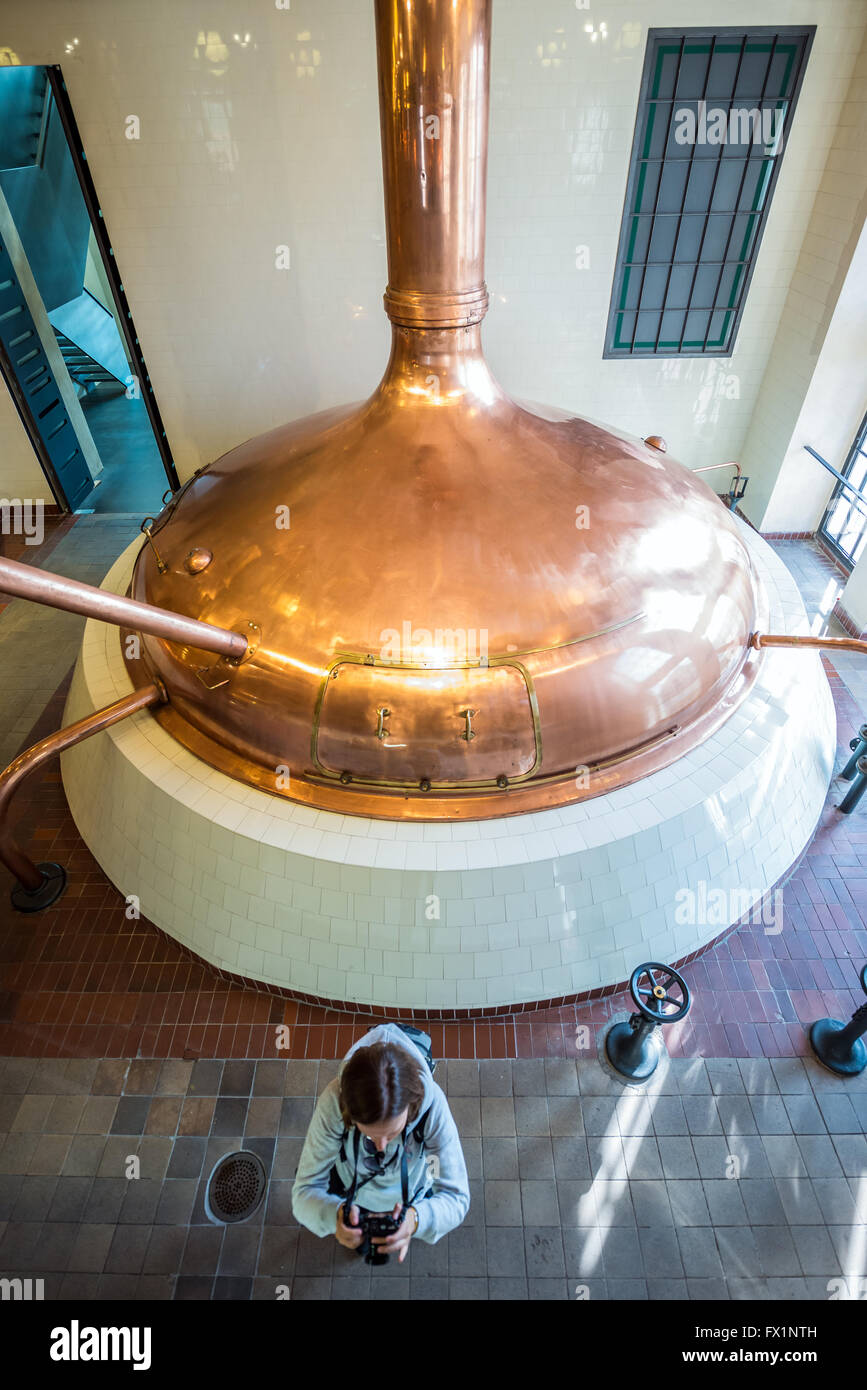 Large copper beer kettles hi-res stock photography and images - Alamy