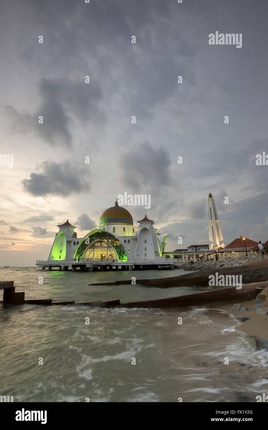 Melaka floating mosque hi-res stock photography and images - Alamy